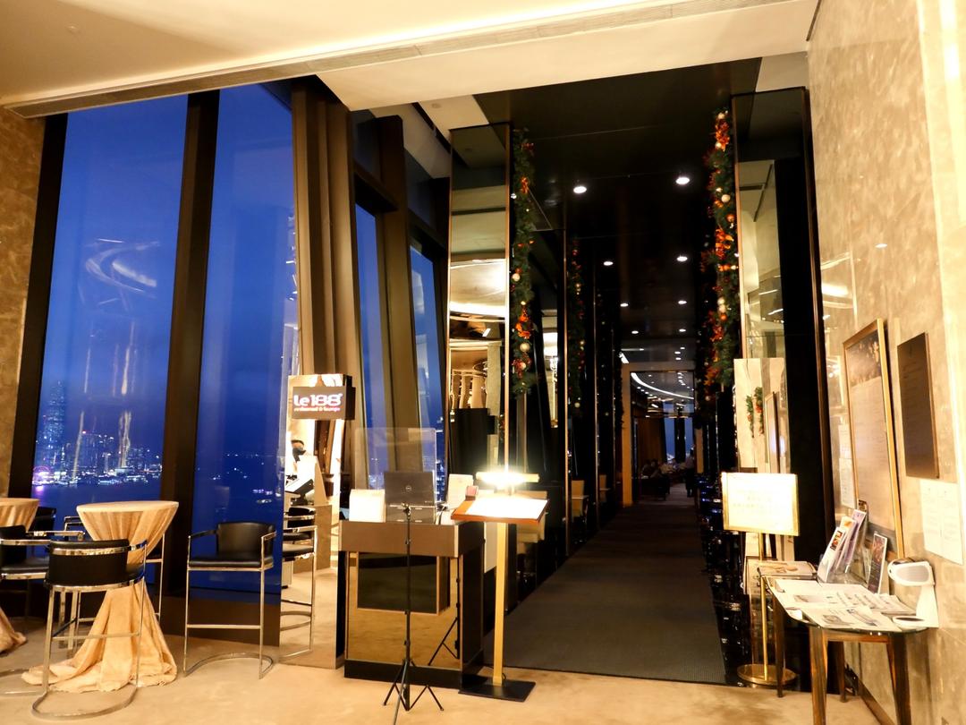 Le 188° Restaurant & Lounge's Photo - Western Wine Bar in North Point ...